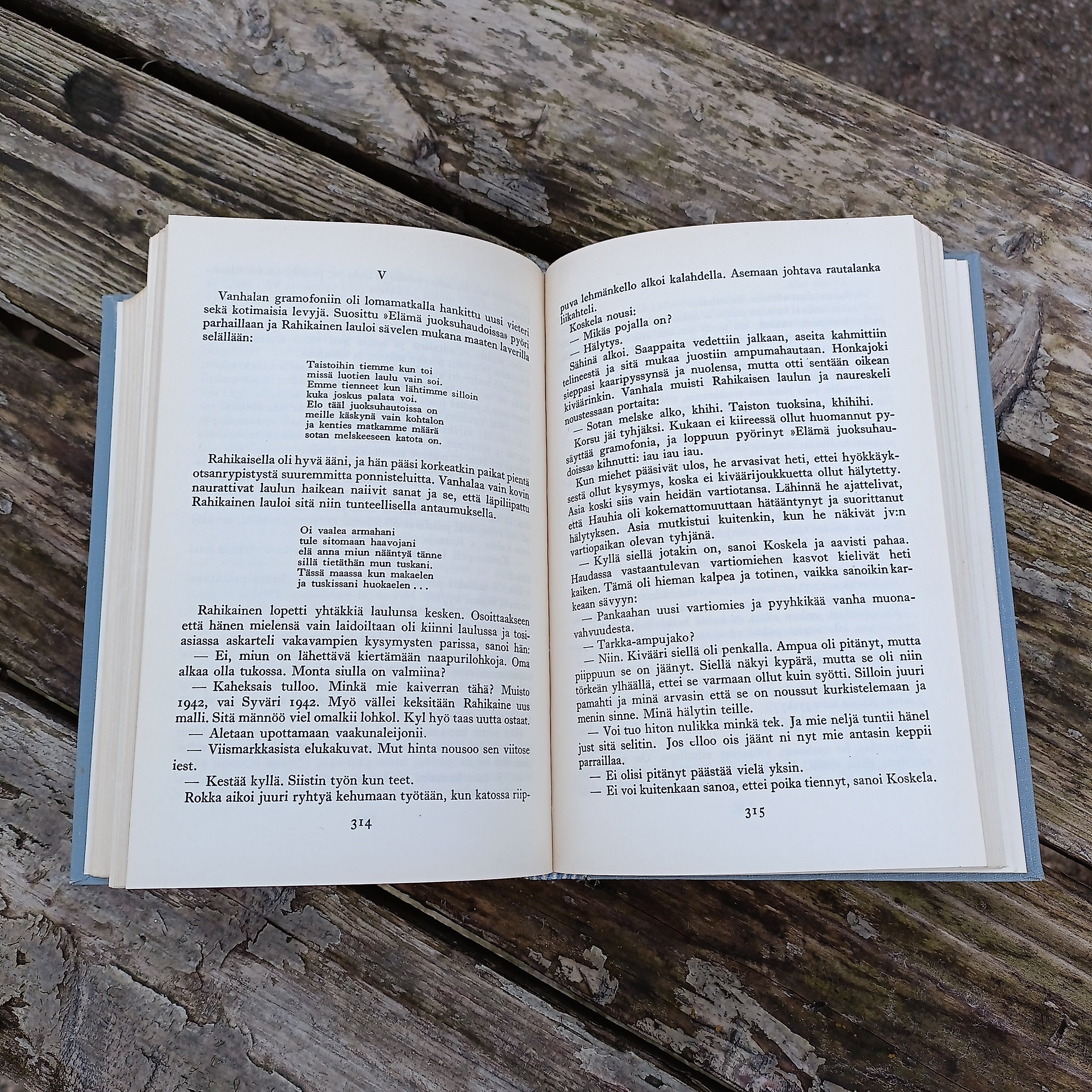 Tuntematon sotilas - Väinö Linna – Maurin Makasiini - Vintage kauppa